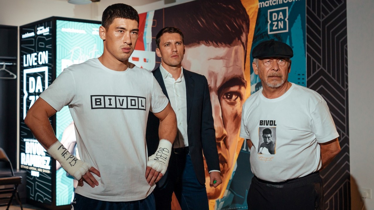 Тренер Бивола: Будем стараться победить Канело еще убедительнее