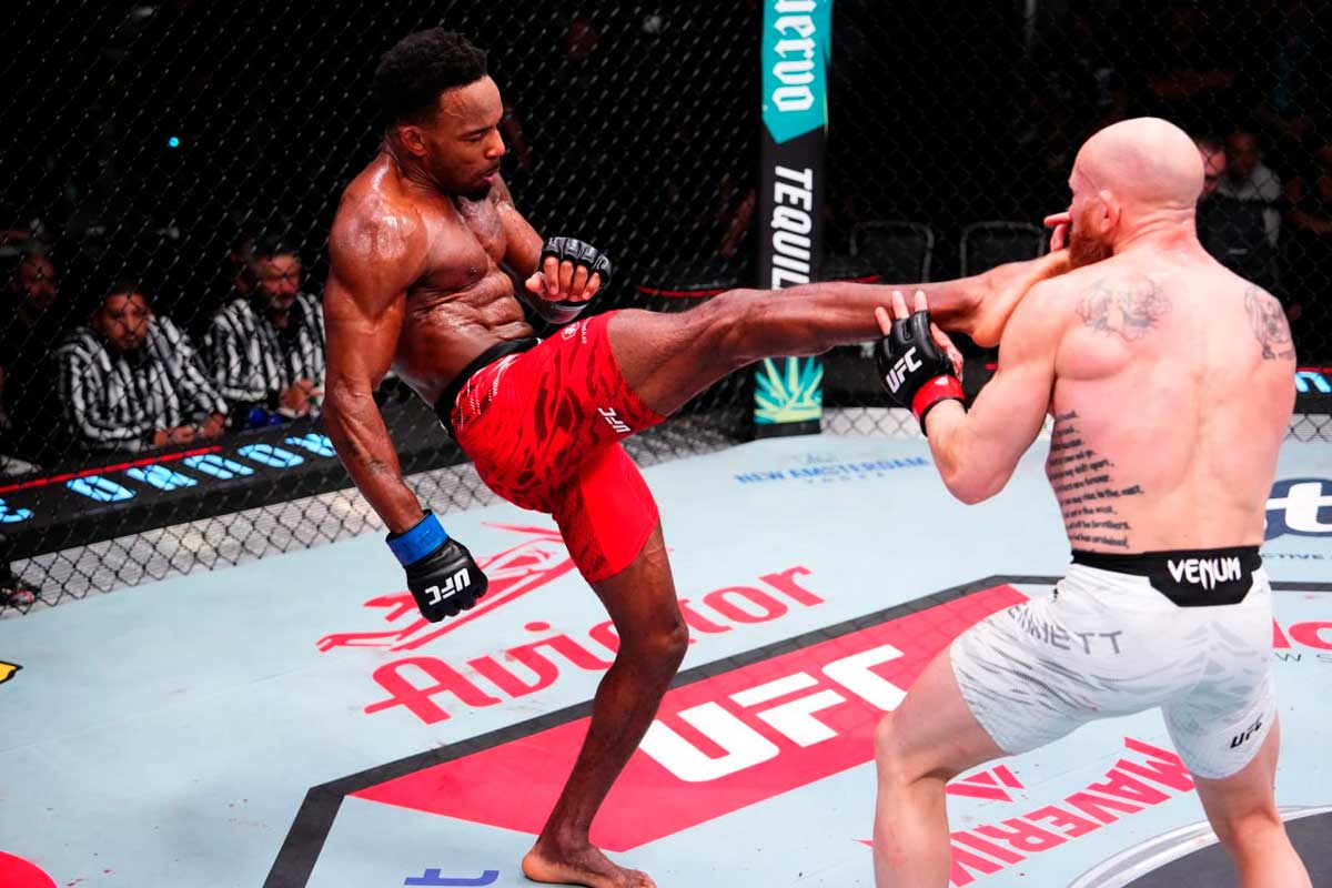 Результаты UFC Vegas 105: Лерон Мерфи победил Джоша Эмметта