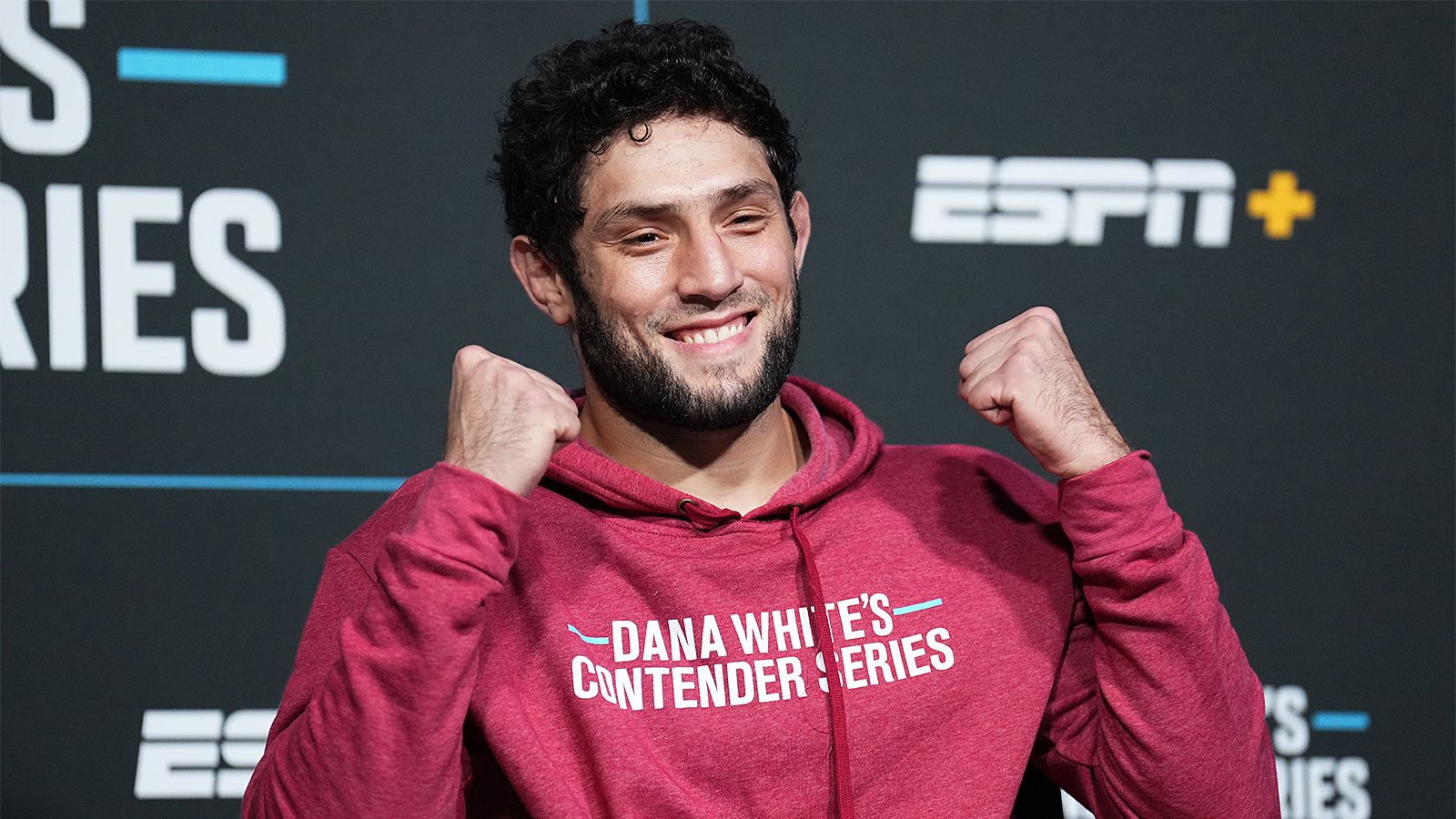 Икрам Алискеров проведет бой с Андре Муньосом на UFC Fight Night 243